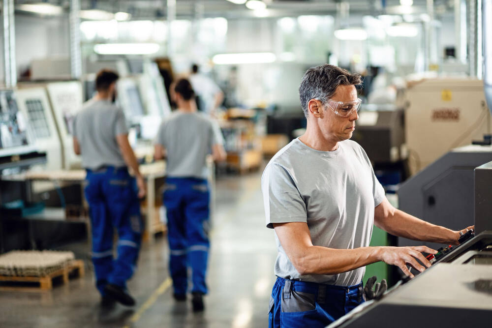Are Manufacturing Jobs Coming Back in 2025? - A Life After Layoff